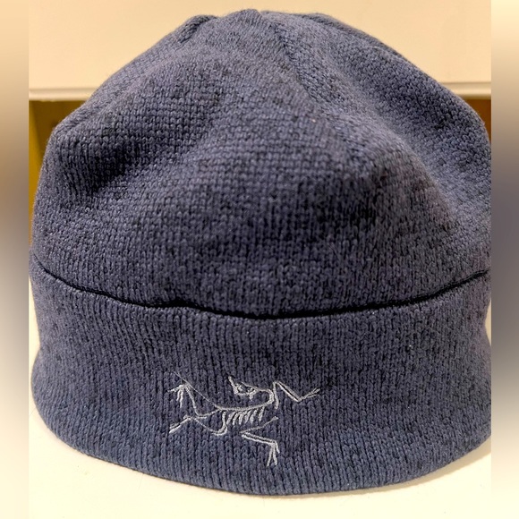 Arc'teryx | Accessories | Arcteryx Covert Beanie | Poshmark
